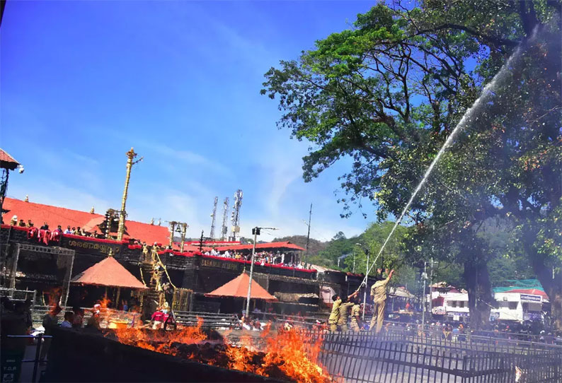 The-oldest-banyan-tree-was-burnt-in-Sabarimala-Devotees | Thampattam